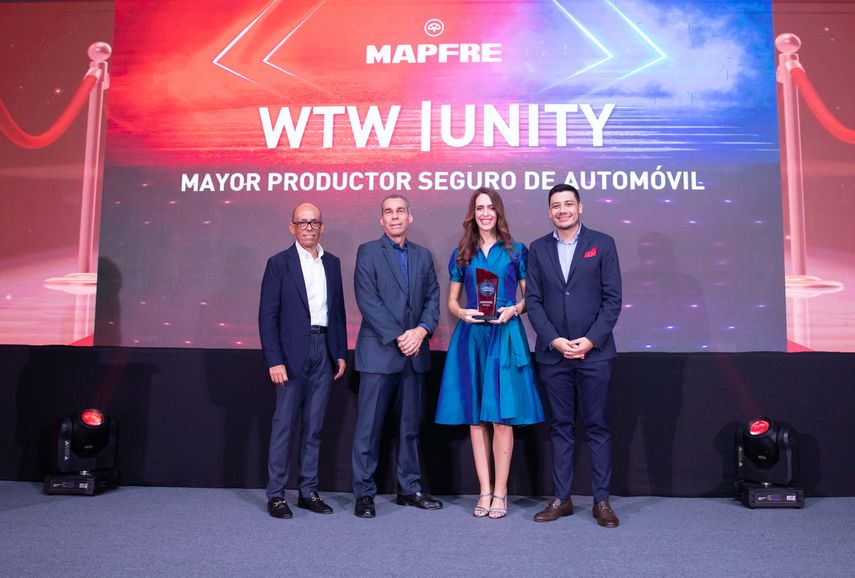 MAPFRE Panamá premia a sus mayores productores de seguros del año 2022
