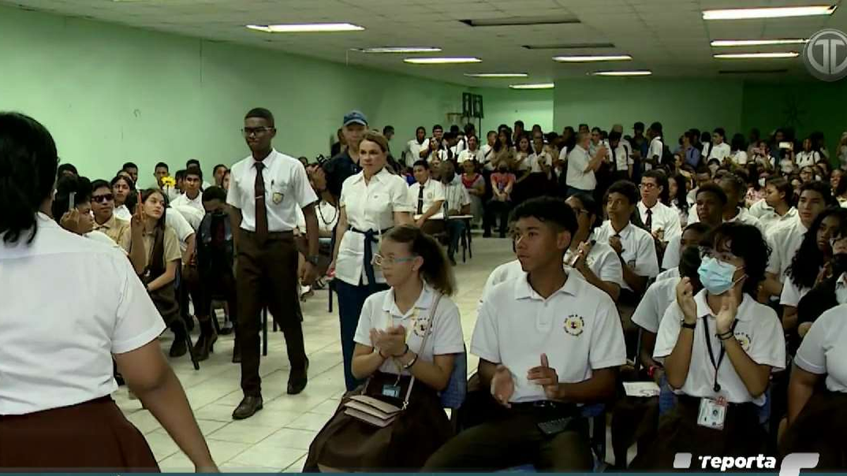 El Moscote se reunió con el MEDUCA en busca de una solución