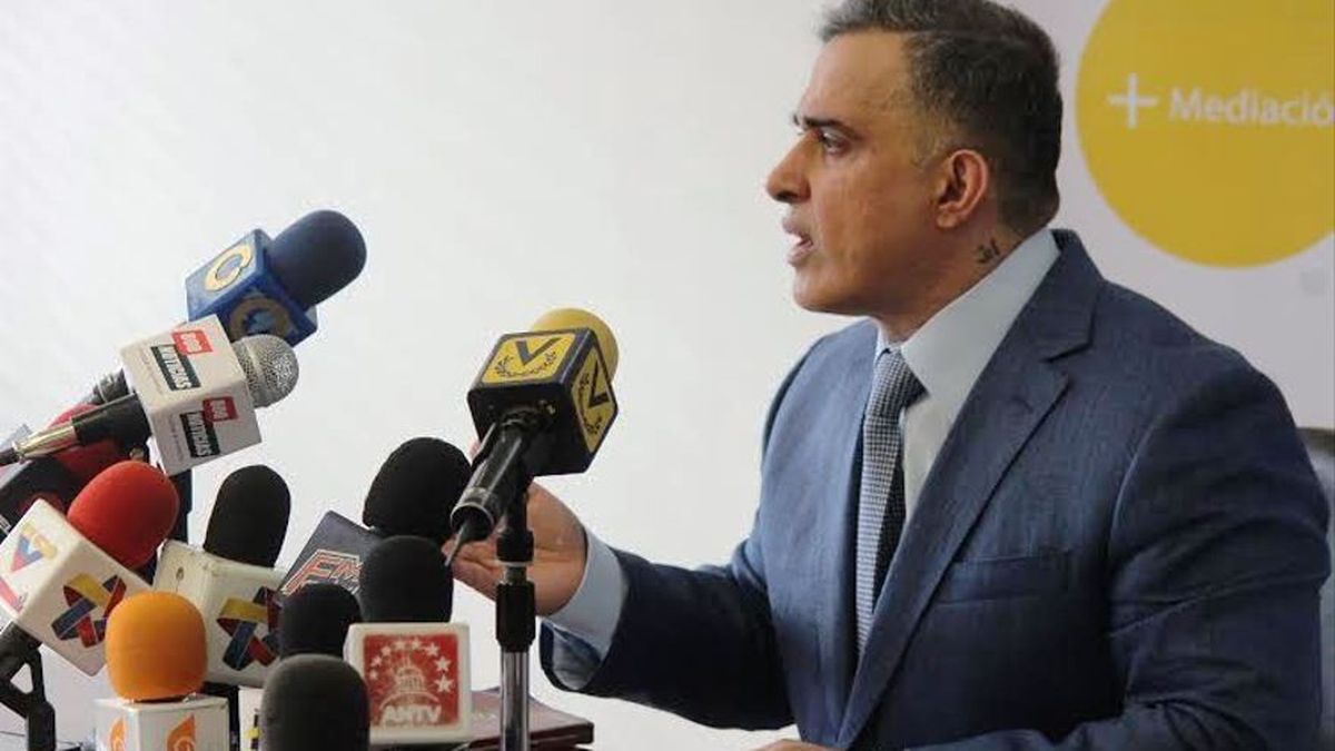 Defensor venezolano denuncia hostigamiento de funcionarios de migración ...