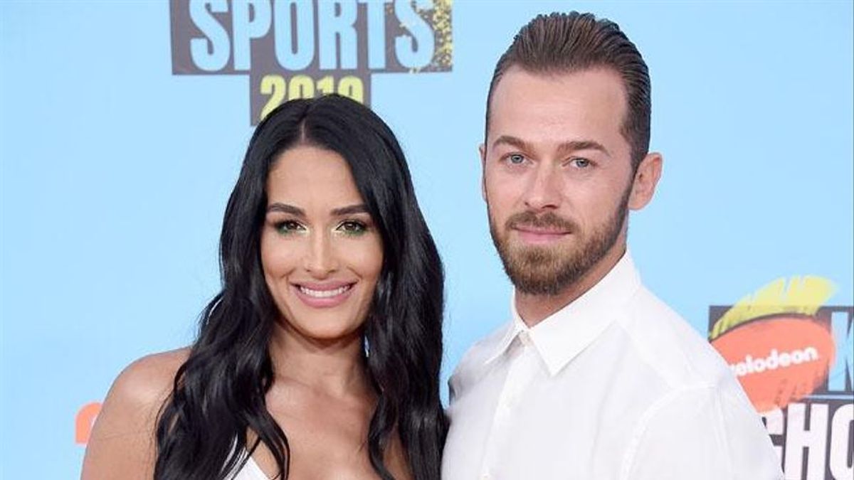 Nikki Bella estaba muy nerviosa durante la pedida de mano de Artem ...