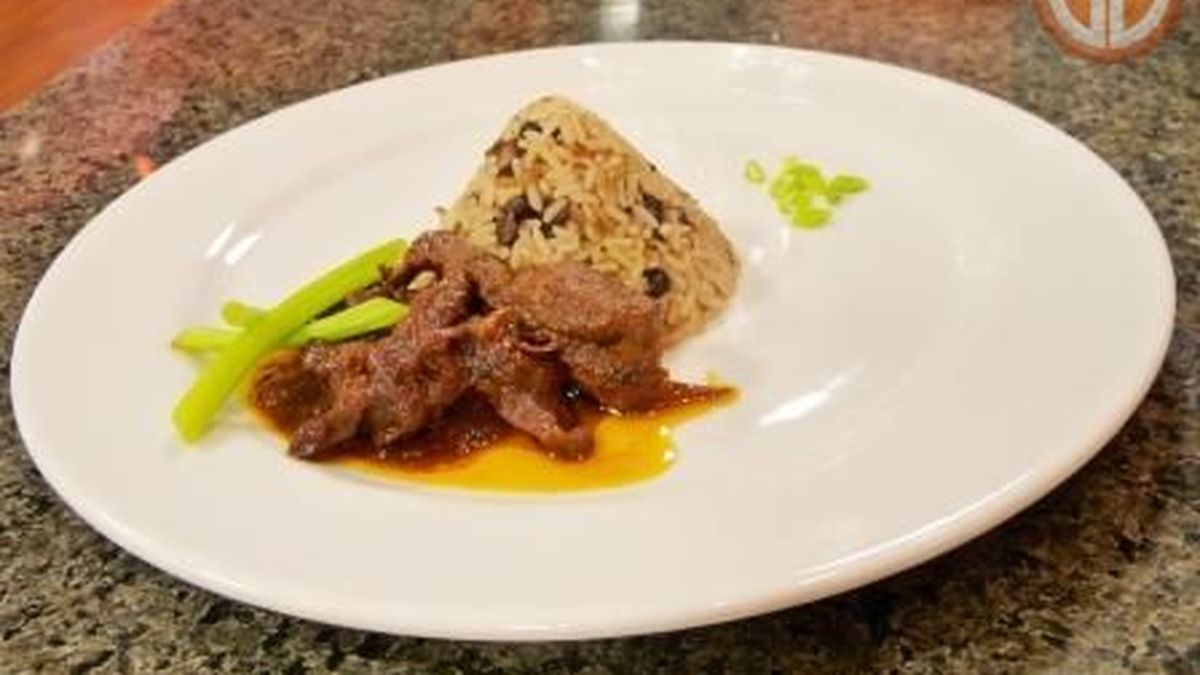 Bistec picado en salsa agridulce y arroz