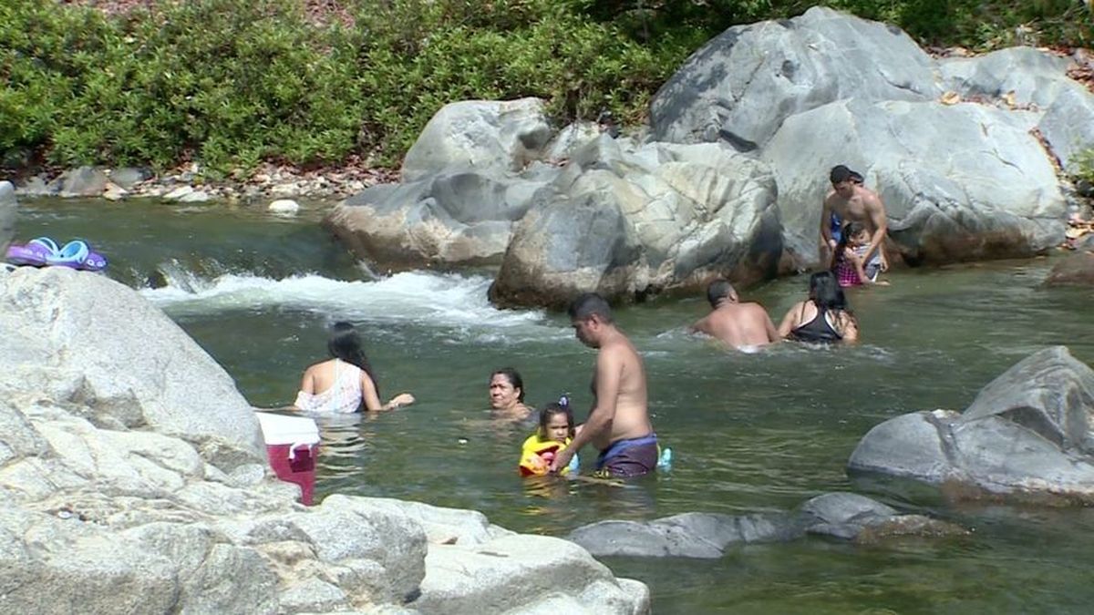 Panameños disfrutan de ríos y playas durante el verano
