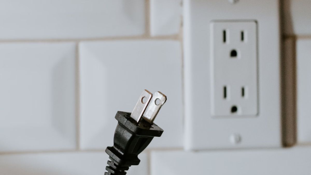 Los tres aparatos electrónicos que nunca debes desenchufar en tu casa