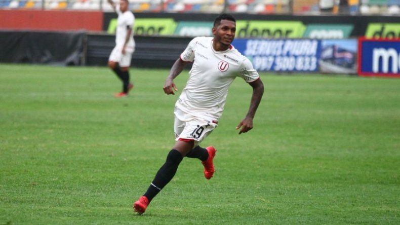 Alberto Negrito Quintero anota su segundo gol del torneo con Universitario