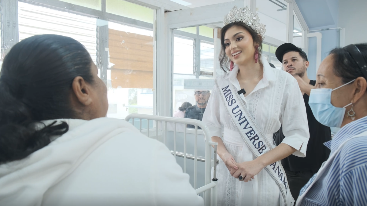 Mirna Caballini , Miss Universo Panamá 2024, visita el Hospital del ...