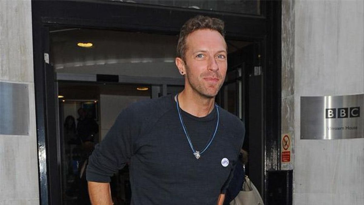 Chris Martin dona el 10% de sus ganancias a organizaciones benéficas