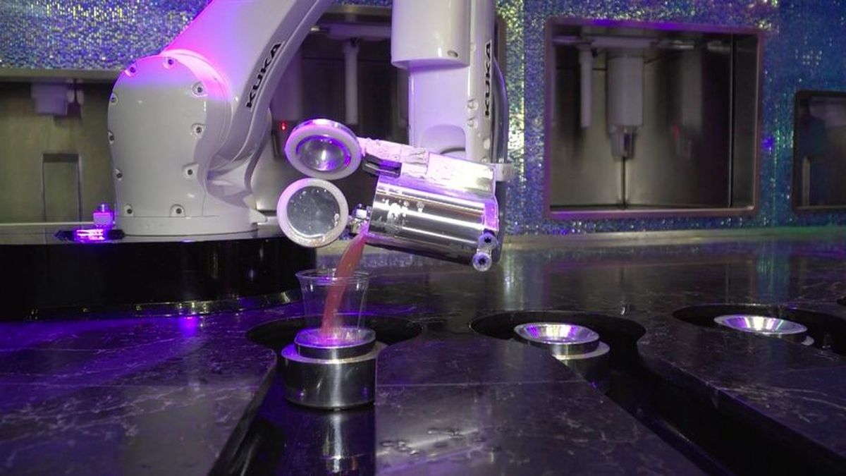 Los barman robots, autómatas detrás del mostrador