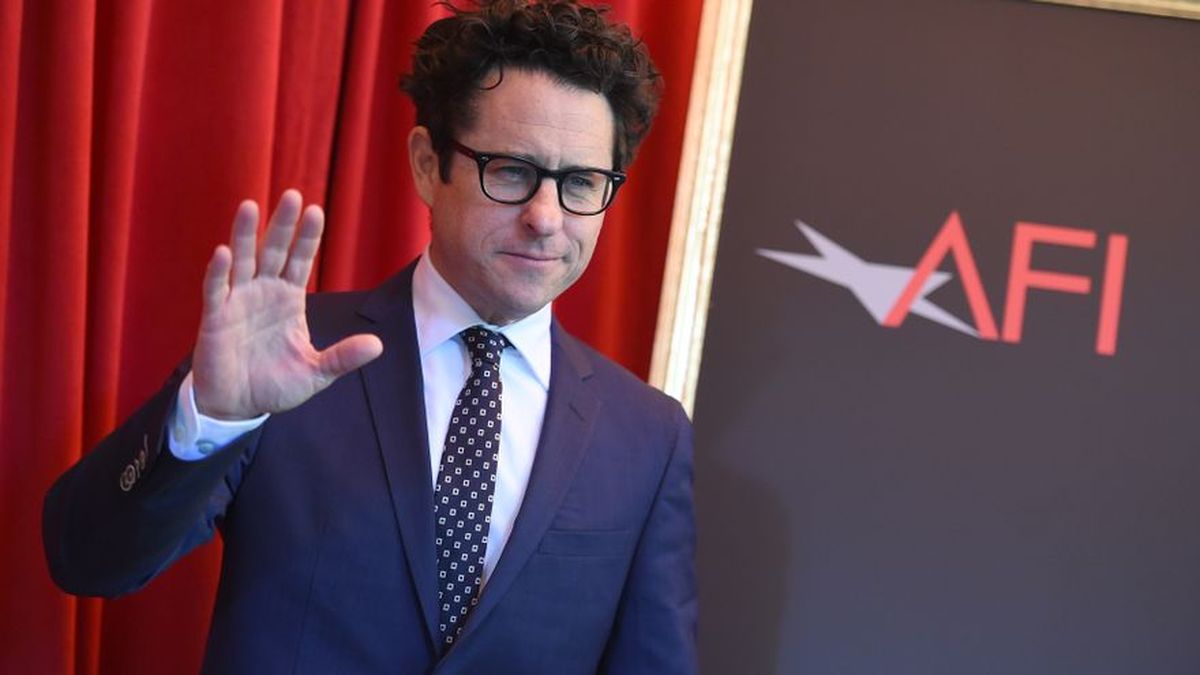 Abrams evita hablar de premios Oscar para él por Star Wars