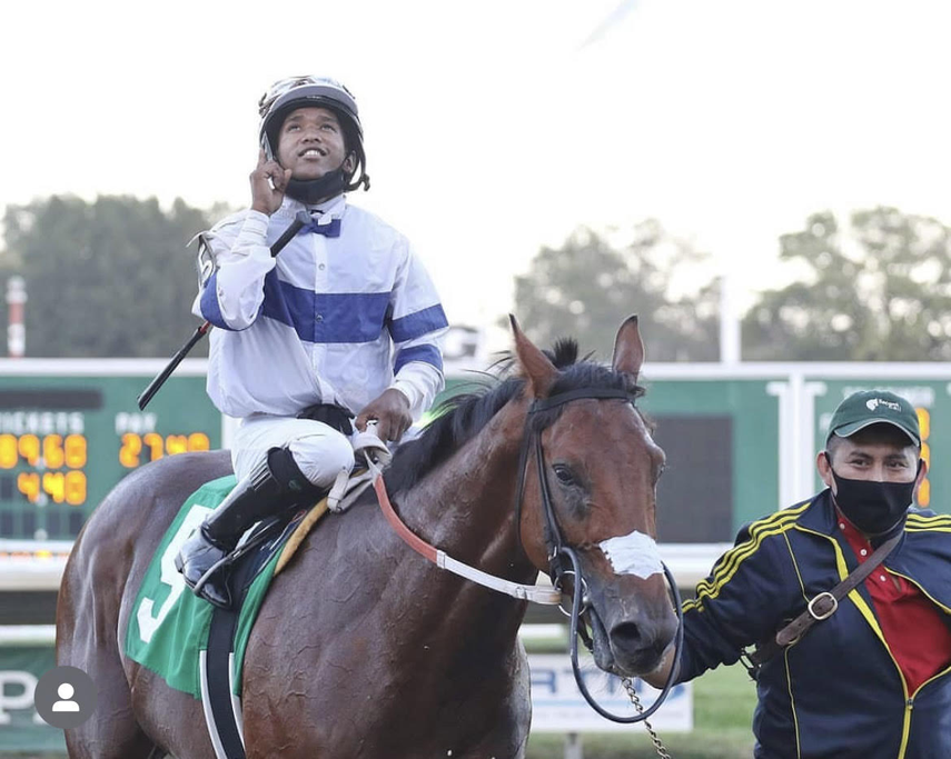 ¿Qué es de la vida del jinete Tomás Mejía?