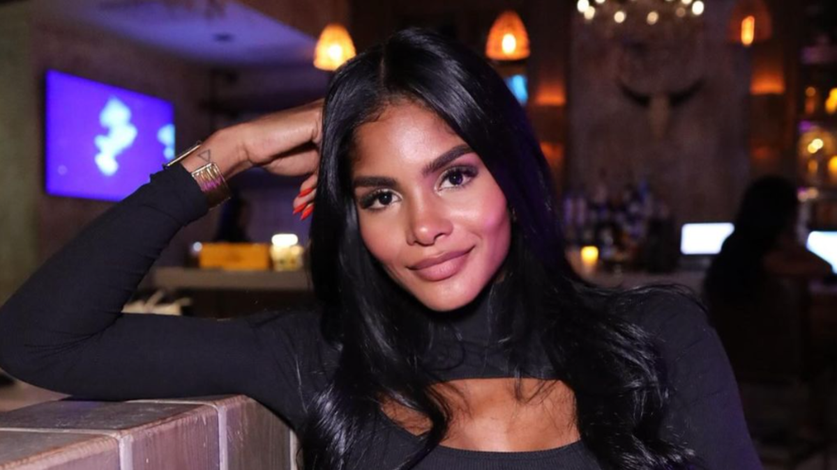 Nicole Pinto deslumbra en evento de moda con su increíble figura