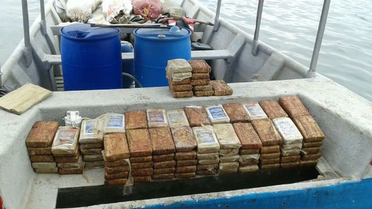 Senan incauta varios bultos de droga tras persecución a lancha rápida ...