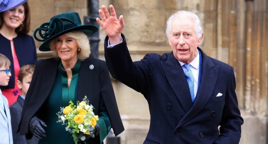 El Rey Carlos Iii Asiste A La Tradicional Misa Del Domingo De Pascua