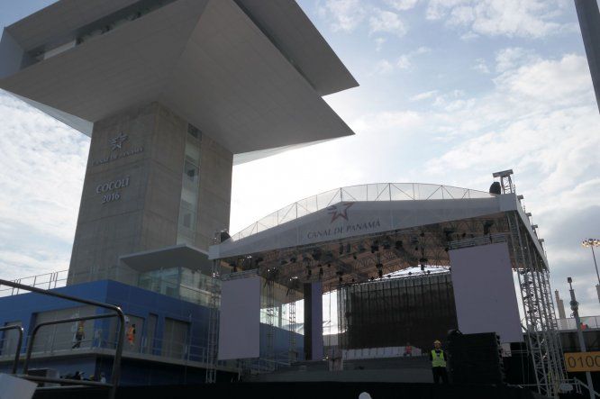 Preparativos en Esclusa de Cocolí para inauguración de Canal Ampliado
