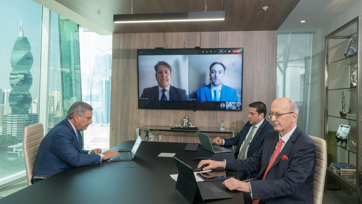 Active Re recibe premios de la prestigiosa Revista CFI