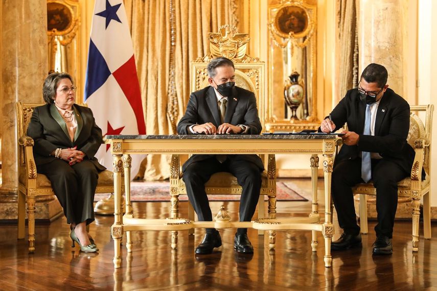 Sancionan nueva ley que regula el ejercicio de la abogacía en Panamá