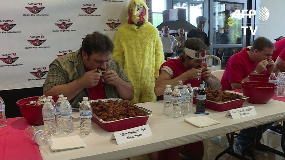 ¿Quién puede engullir más pollo frito?