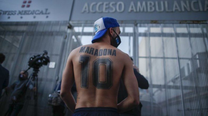 Maradona evoluciona bien tras operación de edema