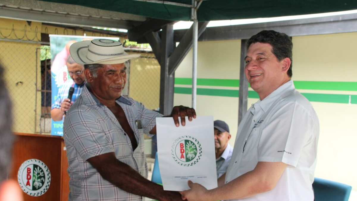 MIDA entrega 12.3 millones de balboas a productores