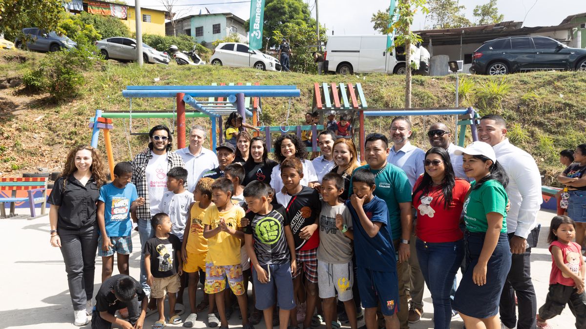 Banesco Panamá presenta en San Miguelito, su tercer Parque de Amor ...