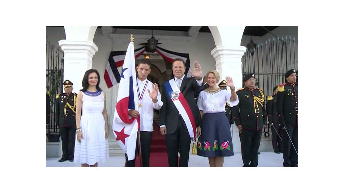 Izada de la bandera y entonación del Himno Nacional inicia celebración ...