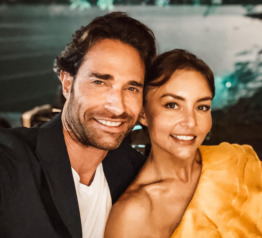 Angelique Boyer cumple 20 años de carrera y así fue sorprendida