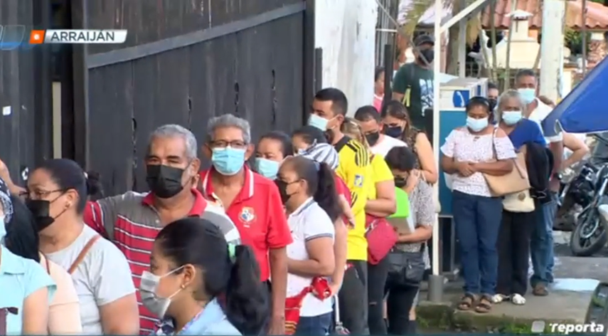 Asegurados pasan la noche en la Policlínica Dr. Blas Gómez para ...