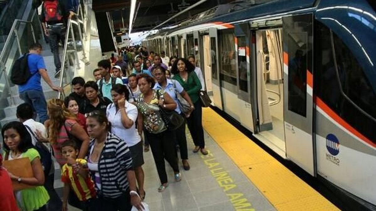 Incertidumbre por paradas repentinas de trenes del Metro
