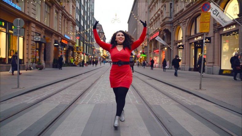 Astrid Nicole celebra con Húsavík - (My Hometown)