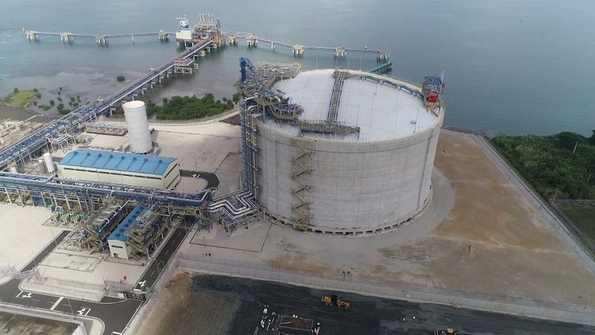 Primera planta de GNL de Centroamérica fue inaugurada en Colón