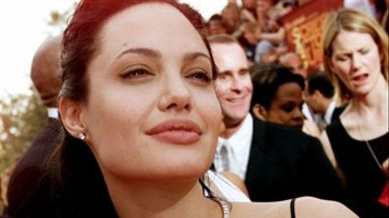 Tía De Angelina Jolie Muere De Cáncer De Seno