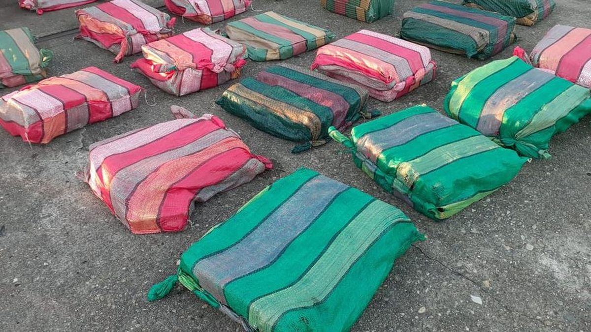 Incautan 24 bultos con droga en dos embarcaciones artesanales en Chepo