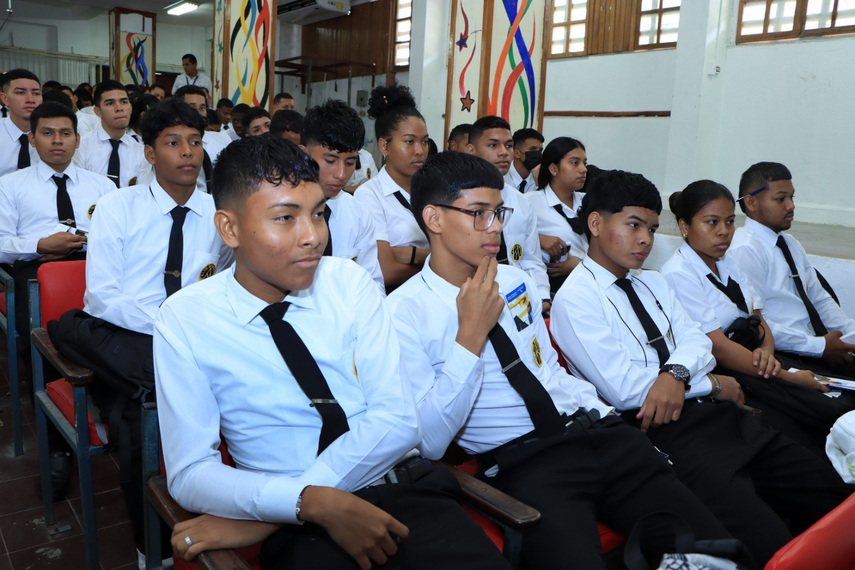 Estudiantes y MEDUCA solicitan a docentes volver a clases