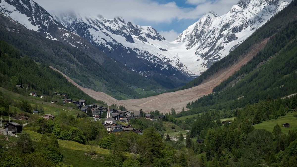 Suiza monitorea riesgo de inundaciones tras el derrumbe de un glaciar