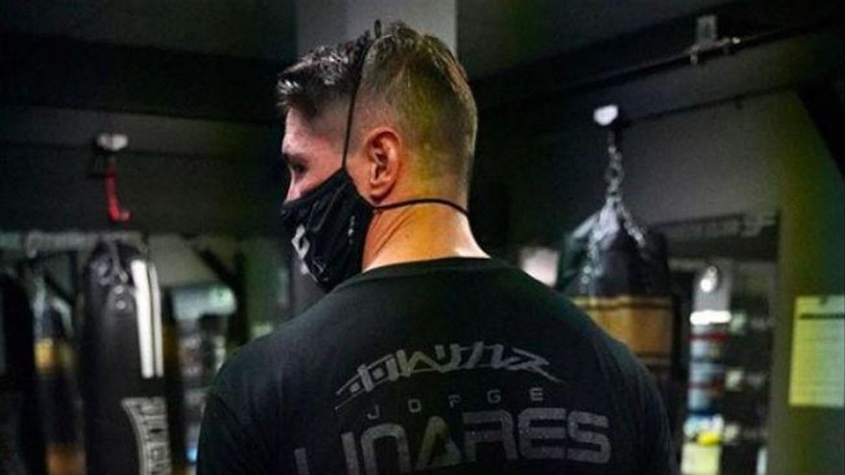 Fernando Torres le da duro al gimnasio para triunfar como boxeador