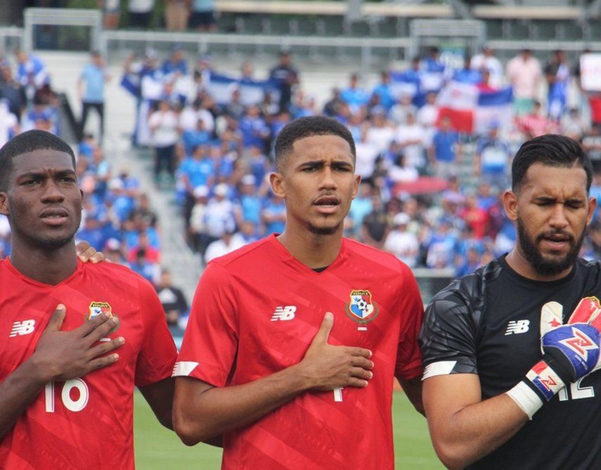 Panamá y El Salvador solo jugaron 68 por tormenta eléctrica en USA