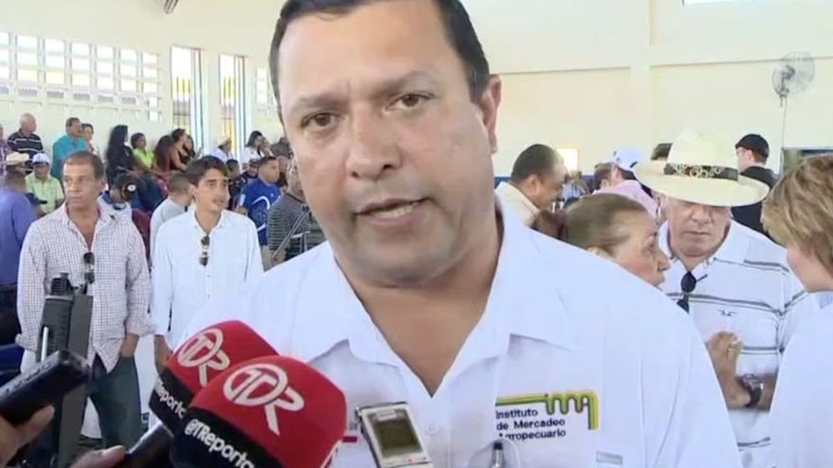 Exdirector del IMA Edwin Cárdenas será indagado en su residencia