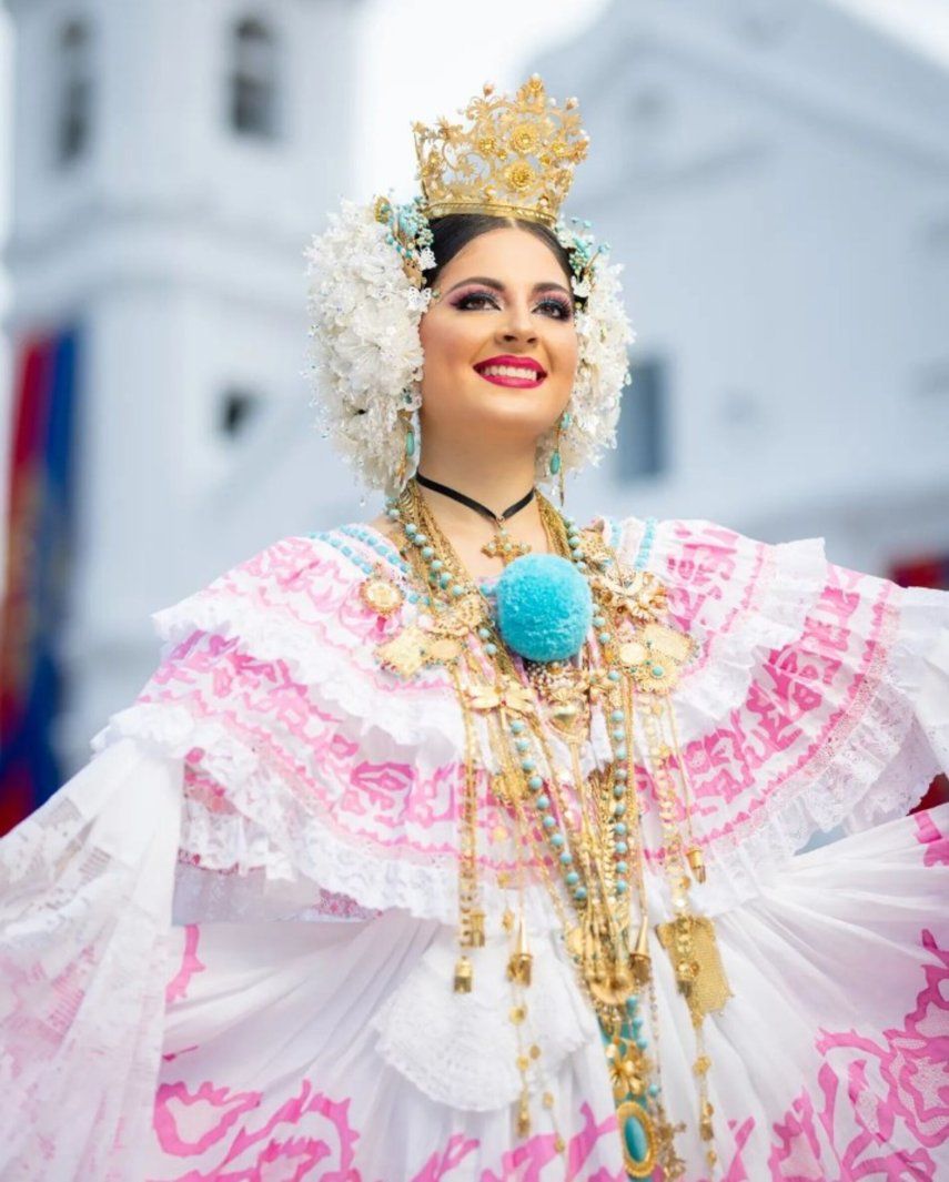 Festival Nacional de la Pollera 2024 corona a Anna Gabriela Furnani Deleuze