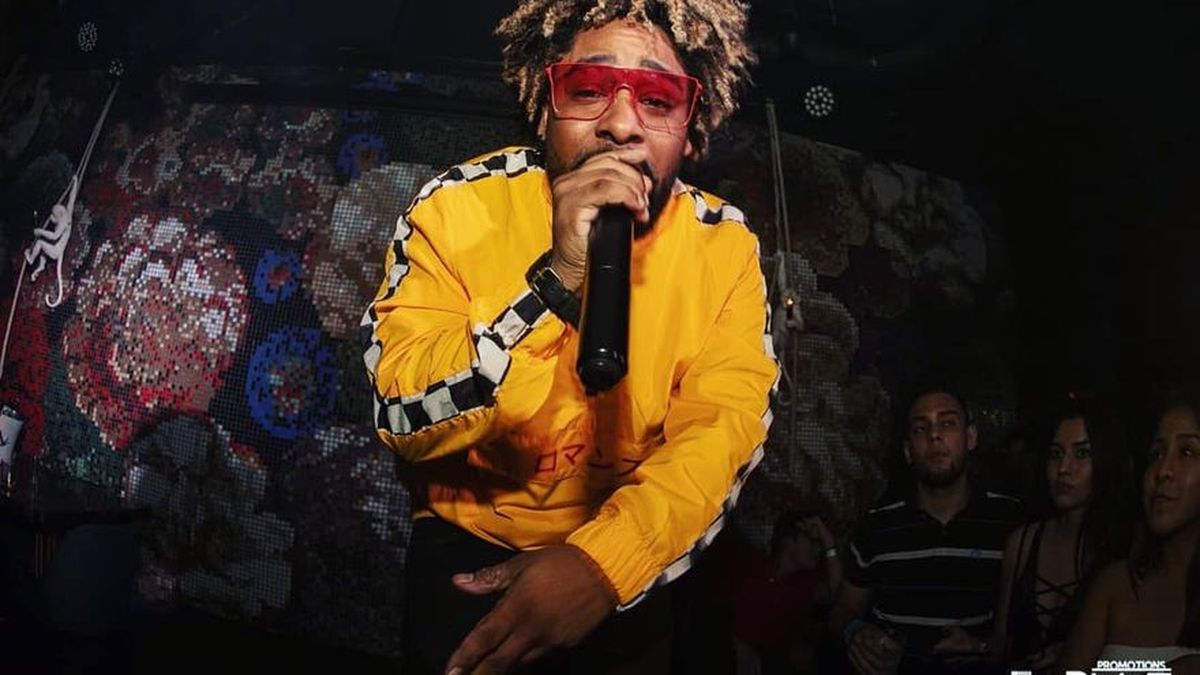 Robinho estrenó el remix de Amores tóxicos junto a El Barbel y Original Fat