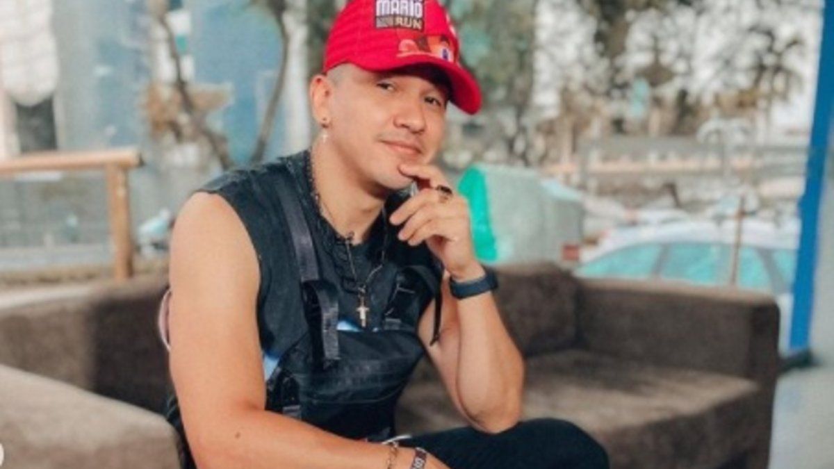 Flex revela fragmento de videoclip de su tema Mia que estrenará el 11 ...