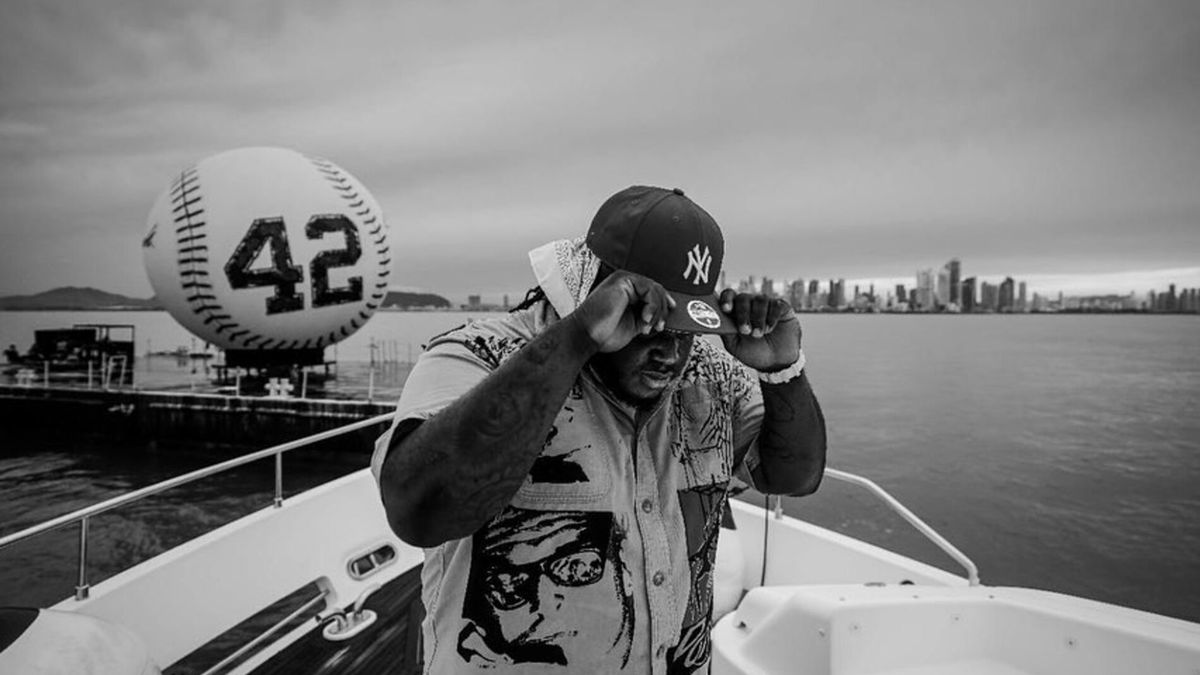 Sech en lo tops con Sal y Perrea y Wao de su álbum 42