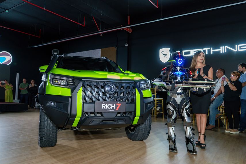 Carbone Motors inaugura sucursales en David y Santiago con el lanzamiento del pick-up Rich 7