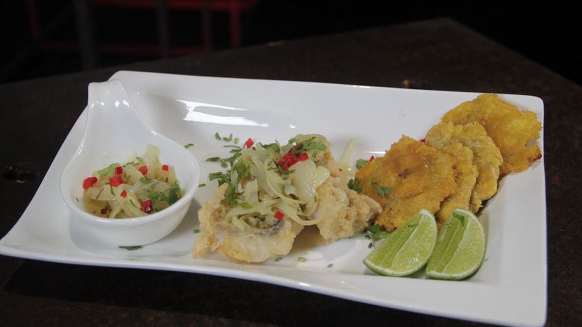 Pescao al ajillo con patacones - Chef Carlos Lucas