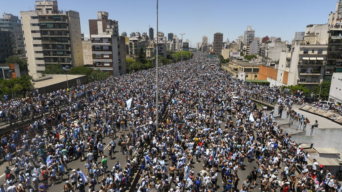 La población mundial sube a 7,900 millones de personas