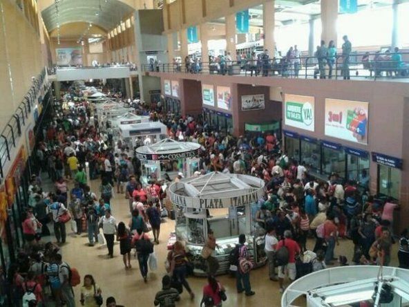Terminal del Albrook abarrotada por viajeros