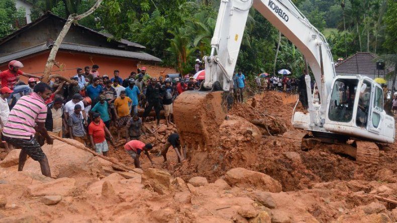 Inundaciones y avalanchas causan 91 muertos en Sri Lanka