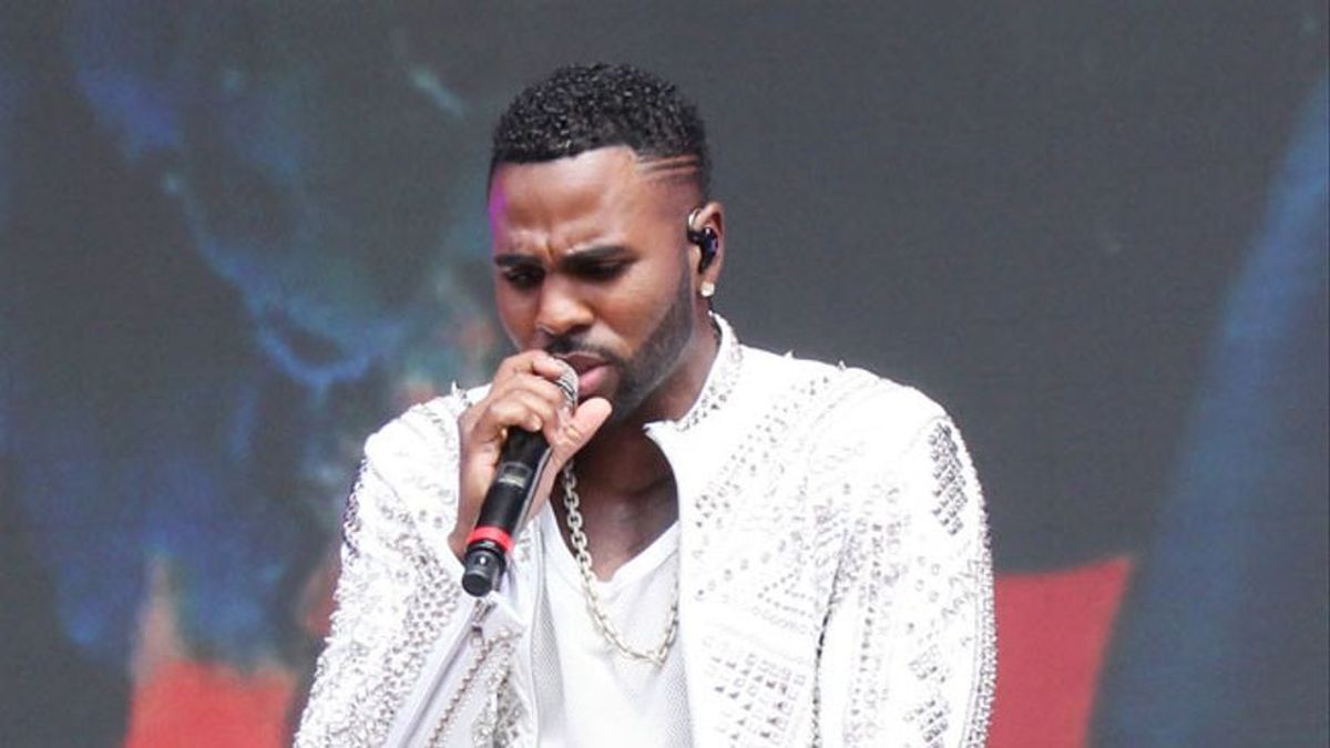 La novia de Jason Derulo no había visto su famosa foto en bañador ...