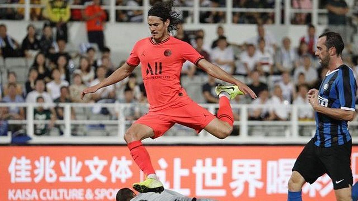 Cavani baila para promover el ballet entre varones en Uruguay