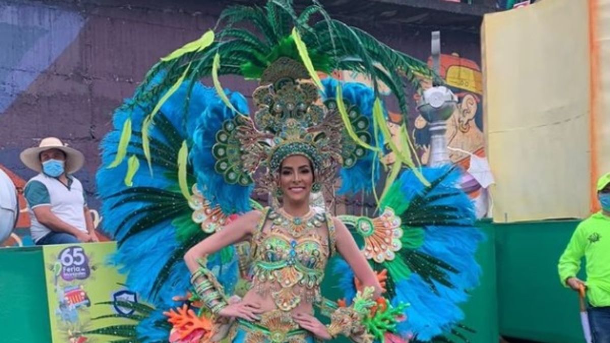 Ariela Combe muestra su traje Corales de Panamá en el Reinado Intl. del ...